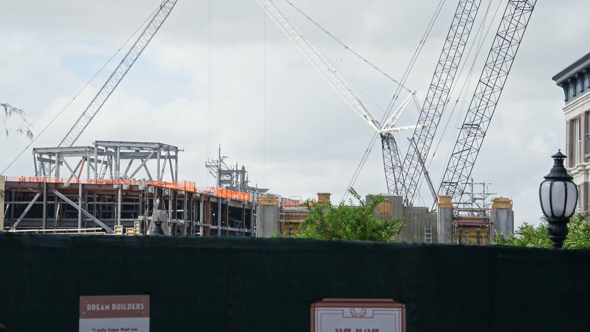Star Wars Galaxy's Edge Construction Update October 2017 | Ziggy Knows ...