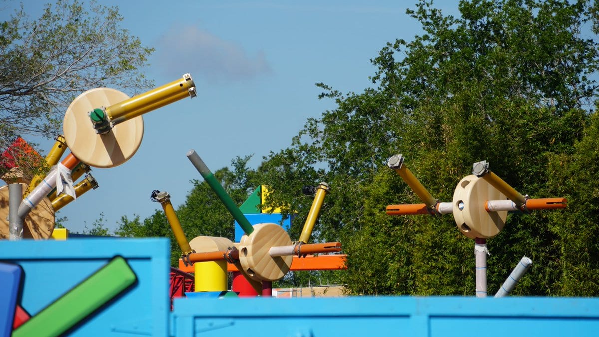 PHOTOS: Slinky Dog Trains Visible in Toy Story Land Construction