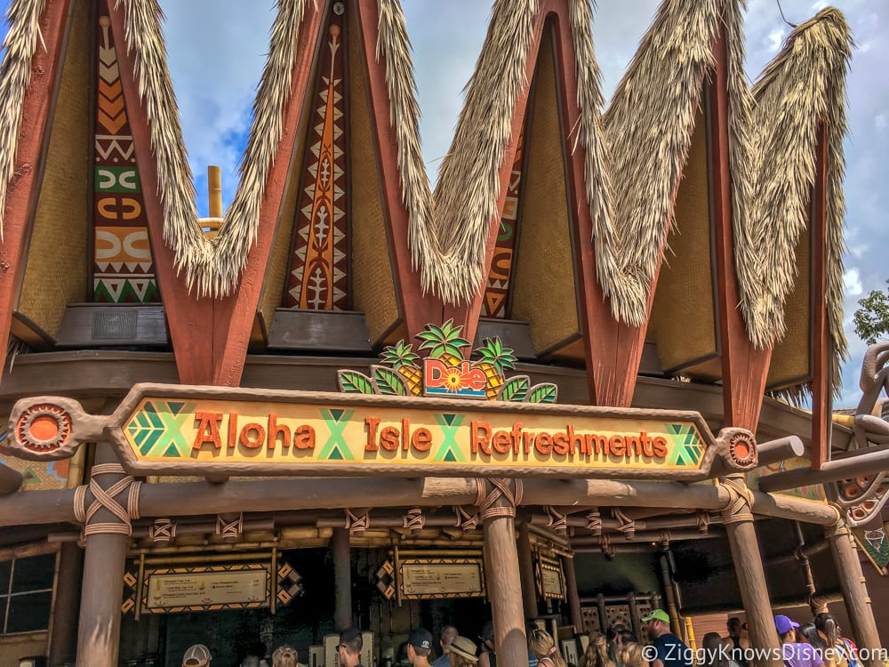 REVIEW: Pineapple Upside Down Cake w/ Dole Whip at Aloha Isle Refreshments