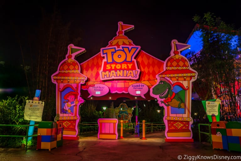 PHOTO TOUR: Toy Stoy Land at Night (It's even better than during the day!)