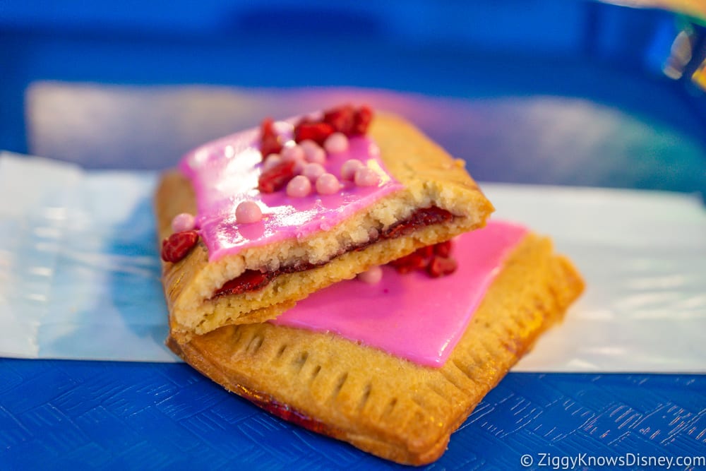 REVIEW: Breakfast at Woody's Lunch Box in Toy Story Land