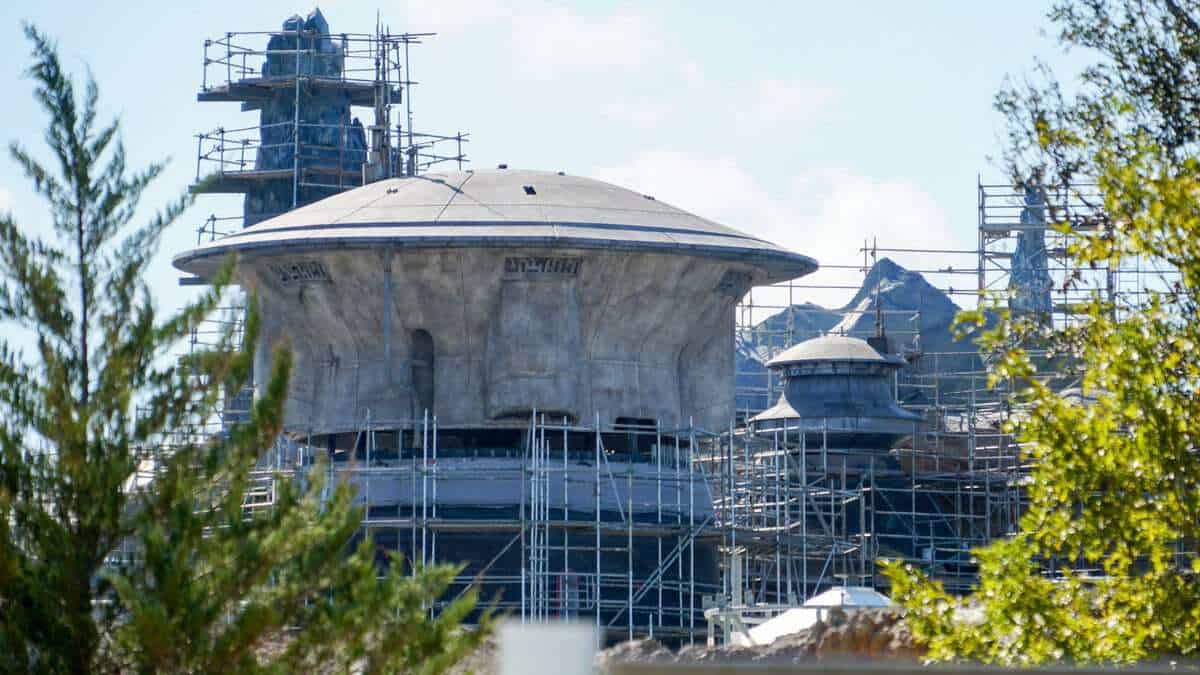 Star Wars Galaxy's Edge Construction Update October 2018 - Millennium ...