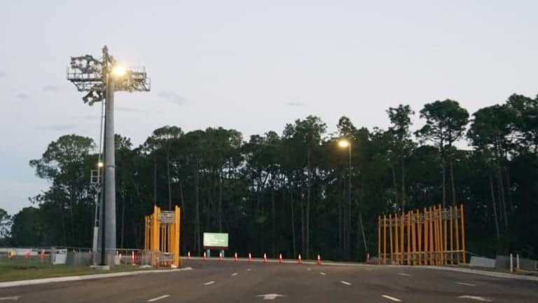 PHOTOS: First Disney Skyliner Cables Installed - Construction Update ...
