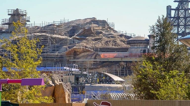 Galaxy's Edge Details Added to Millennium Falcon, Update December 2018