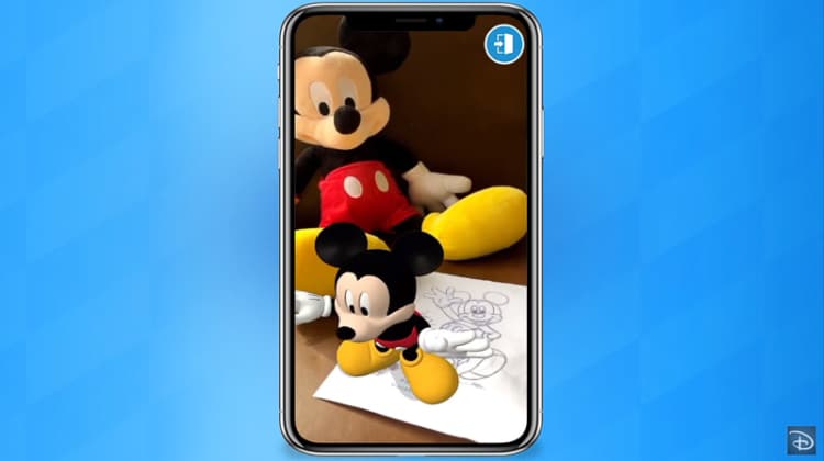 Augmented Reality Mickey Mouse Messaging on Play Disney Parks App
