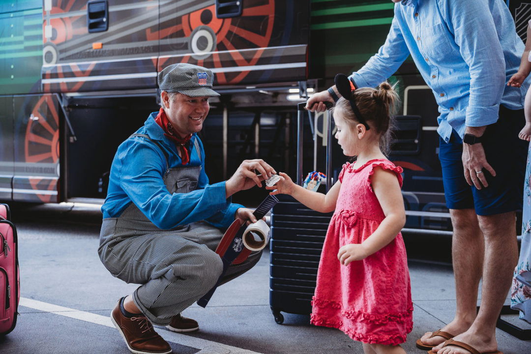 Sunshine Flyer Airport Shuttle to Disney World | Pricing, Info & FAQs