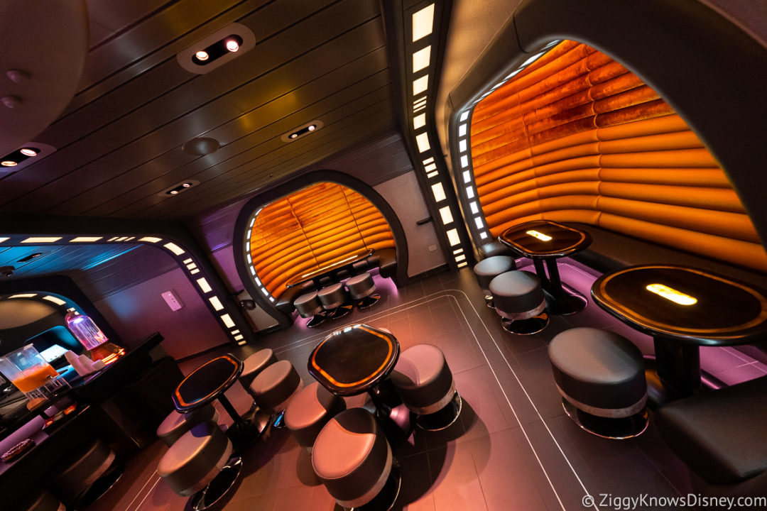 Sublight Lounge on Star Wars: Galactic Starcruiser | Menu & Info