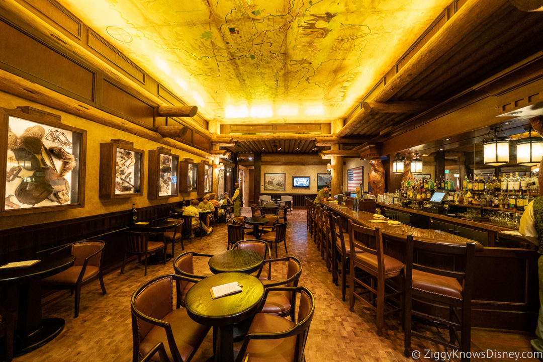 21 Best Disney World Bars & Lounges (What to Drink & Eat)