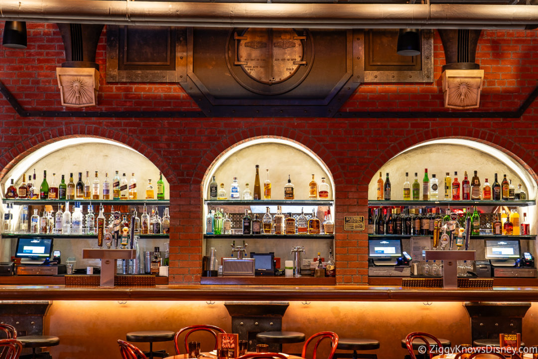 21 Best Disney World Bars & Lounges (What to Drink & Eat)