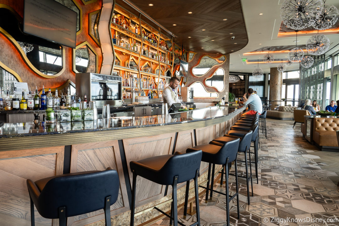 21 Best Disney World Bars & Lounges (What to Drink & Eat)